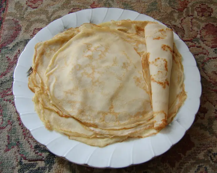 Super Easy, Super Delicious Breakfast Crepes Recipe - Easy GF Recipes