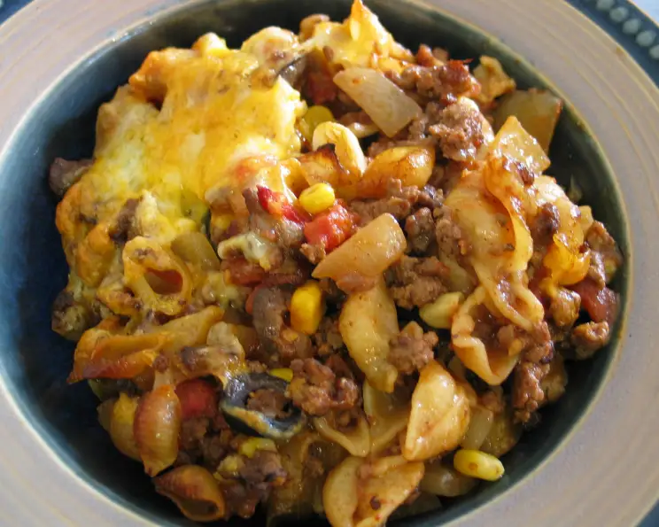 how do you make hamburger noodle casserole