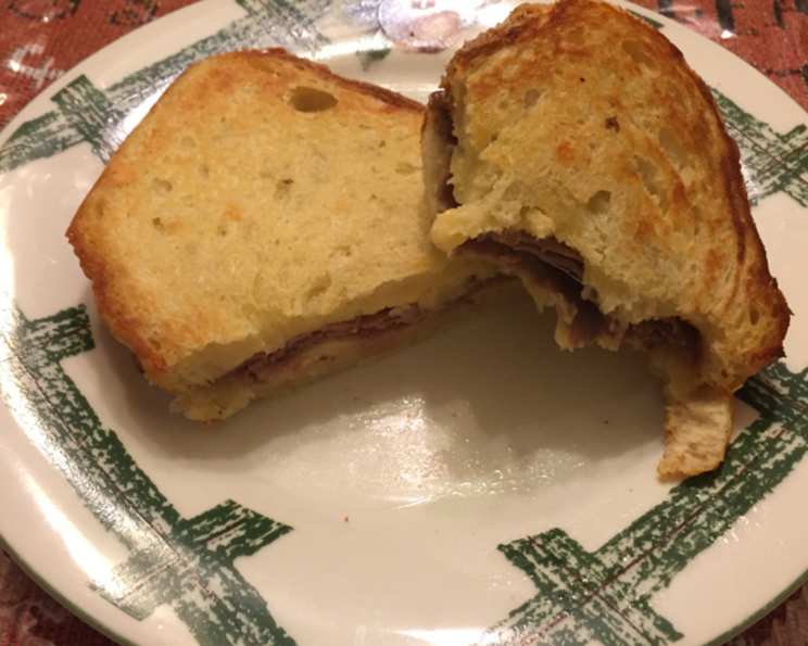Grilled Roast Beef and Smoked Gouda Cheese Sandwich Recipe - That's ...