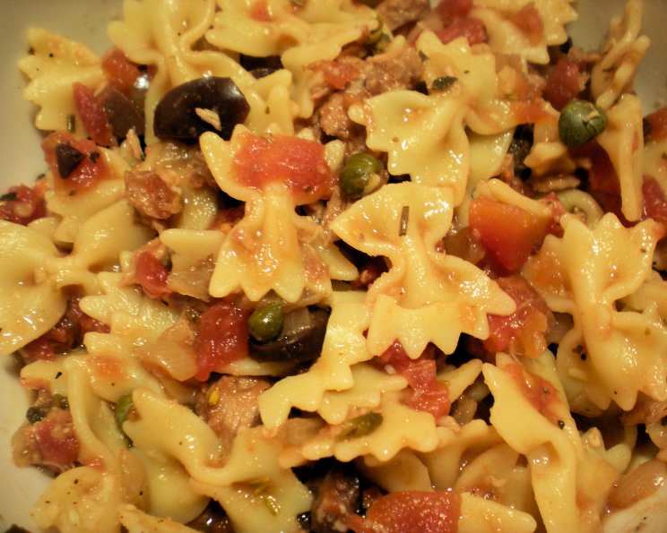 Tuna Farfalle Alla Puttanesca Recipe - That's Nerdalicious