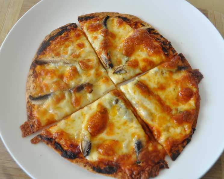 Mushroom Flatout Pizza Recipe - Easy GF Recipes