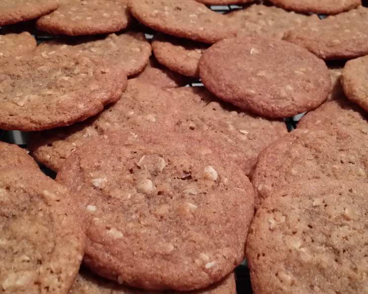 Crisp & Chewy Molasses Cookies Recipe - Easy GF Recipes