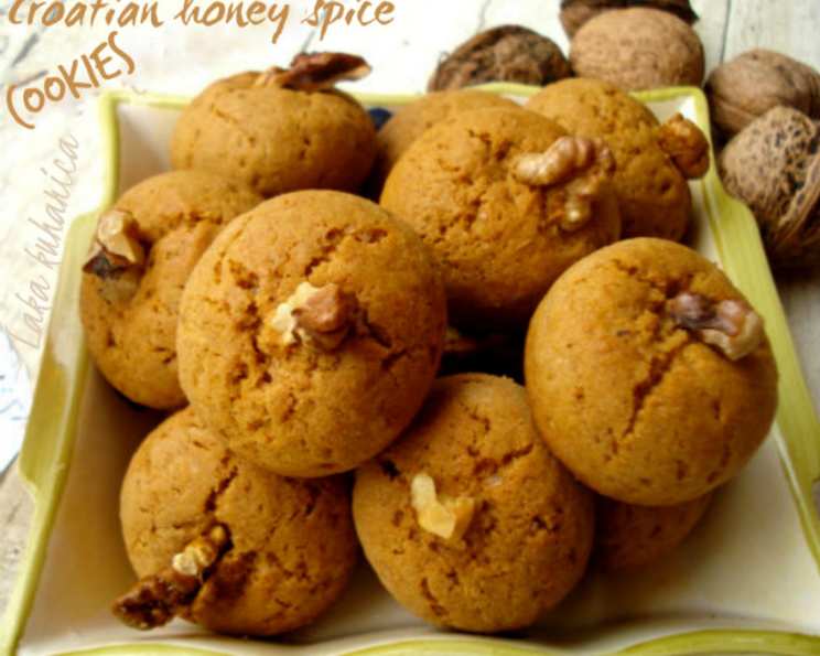 Medenjaci-Croatian Honey Spice Cookies Recipe - Chef's Resource Recipes