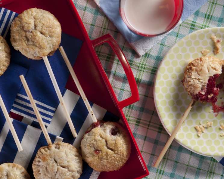 Berry Pie Pops (Pie on a Stick) Recipe - That's Nerdalicious