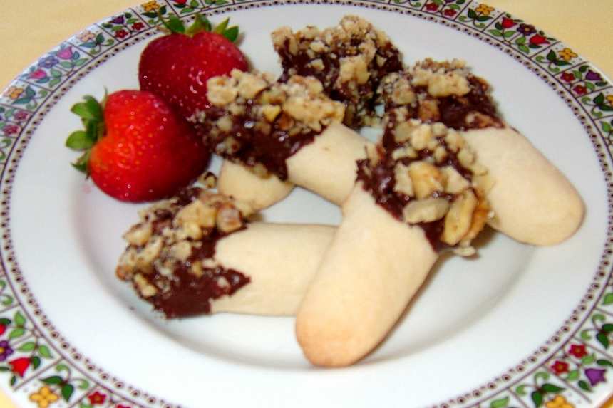 Chocolate Nut Dainties Recipe - Food.com