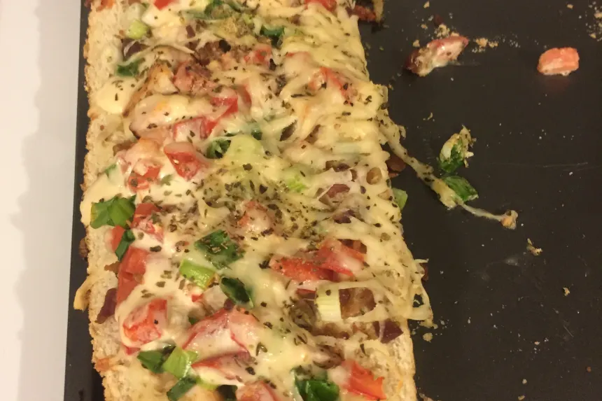 Chicken, Bacon Alfredo Bread Boat Recipe - Food.com
