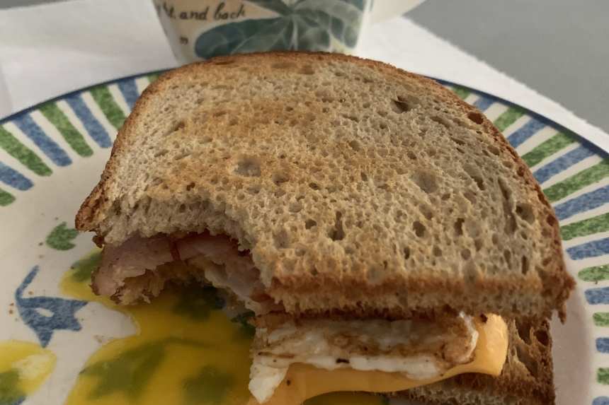 how to make eggs on rye bread