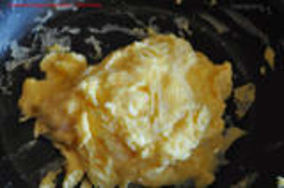 how do buffets make scrambled eggs