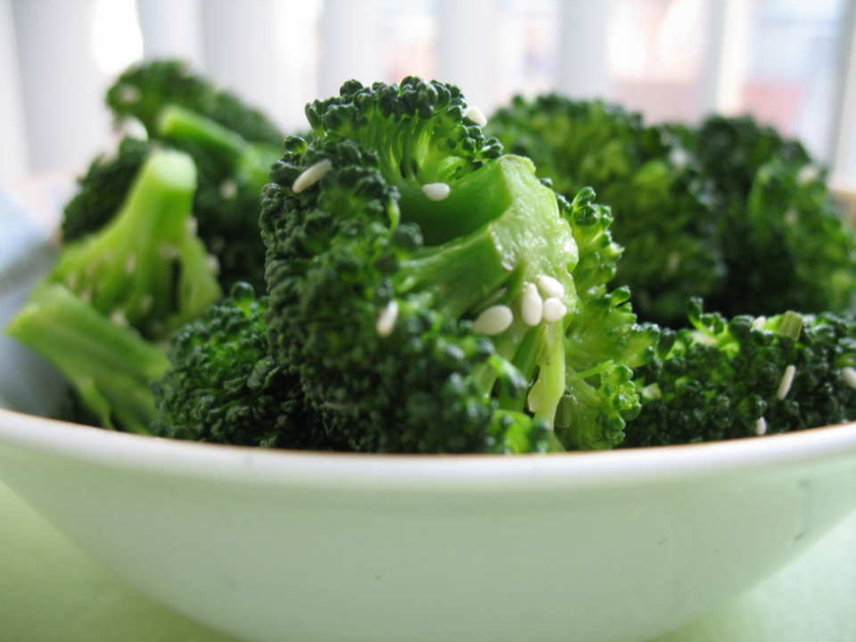 Broccoli With Sesame Seeds and Scallions Recipe - Food.com