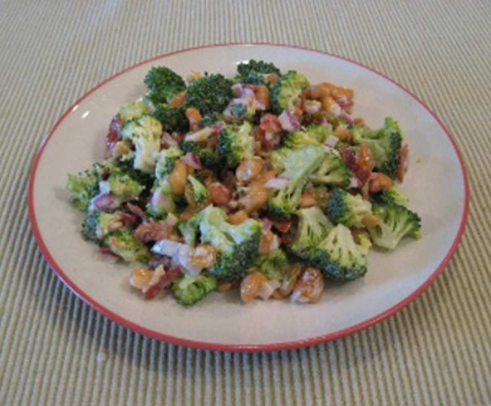 Souplantation's Joan's Broccoli Madness Salad (Sweet Tomatoes) Recipe - Food.com