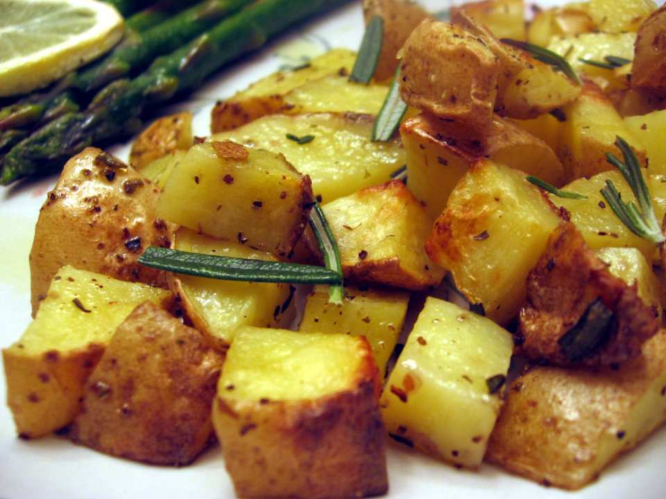 Roasted Potatoes With Rosemary, Lemon and Thyme Recipe - Food.com