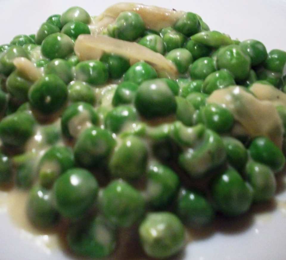 Decadent, Peas With Baby Onions and Cream Recipe - Food.com