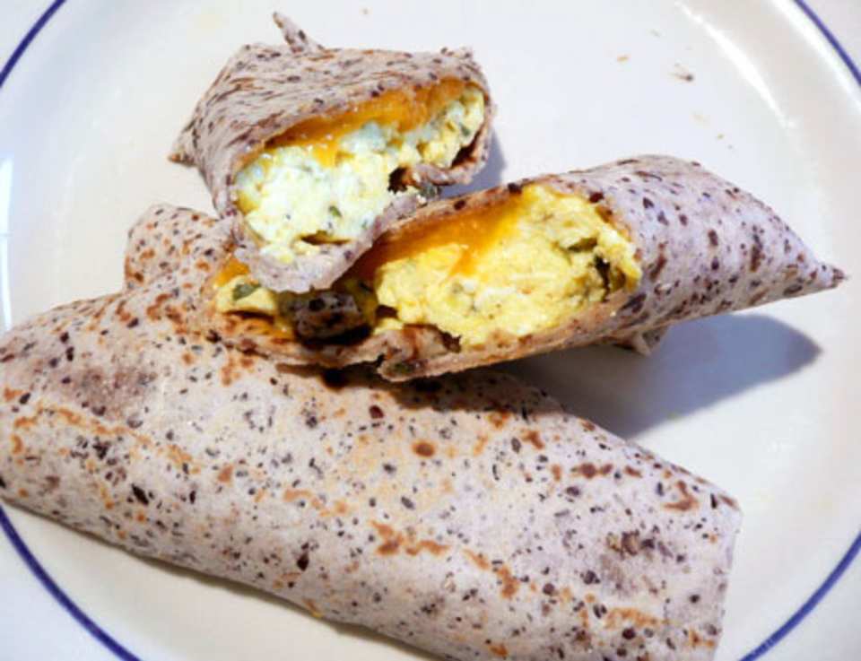 scrambled eggs breakfast wrap
