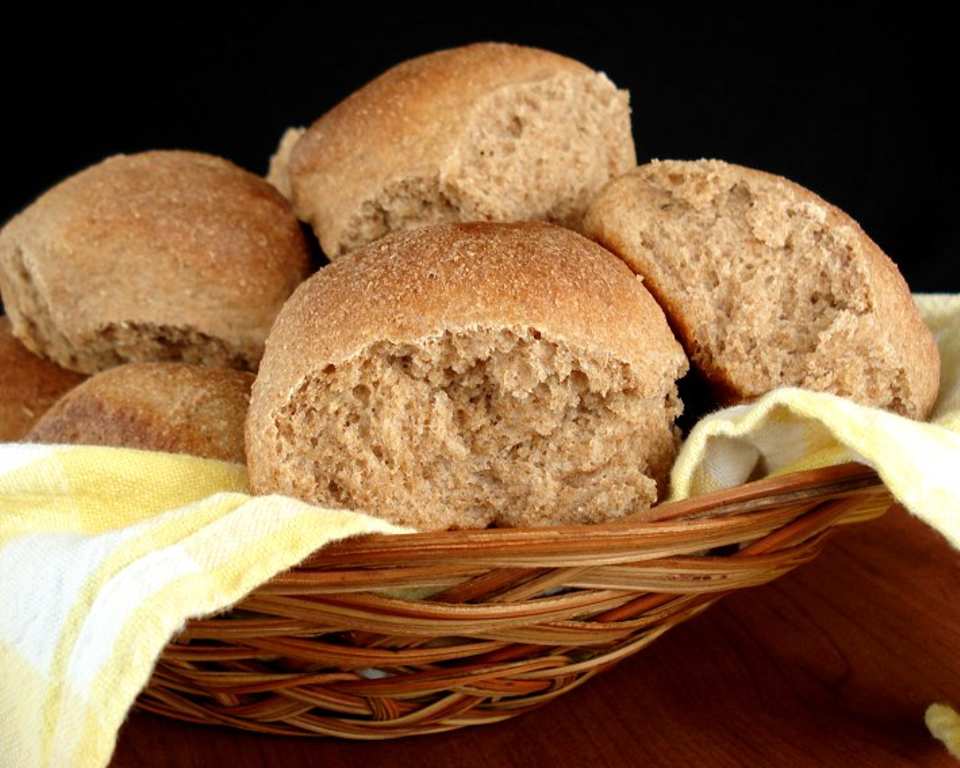 wholemeal bread roll