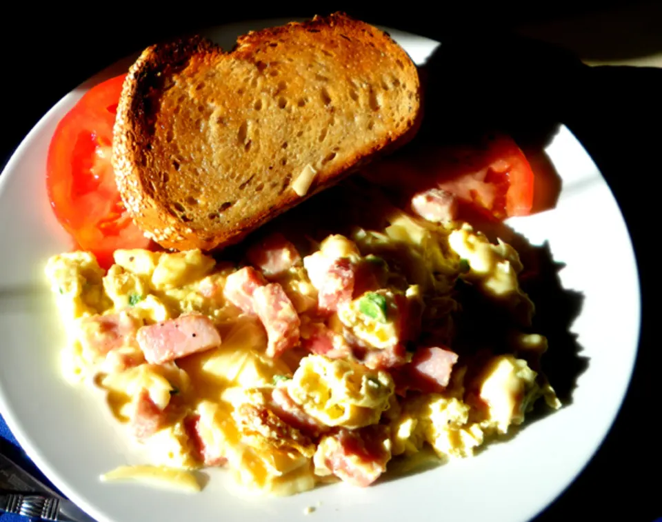 Perfect Ham and Cheese Scrambled Eggs Recipe - Food.com