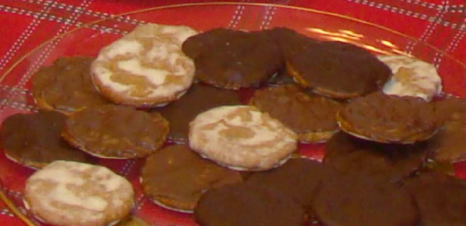 German Lebkuchen With German Baking Wafers Oblaten Recipe - Food.com