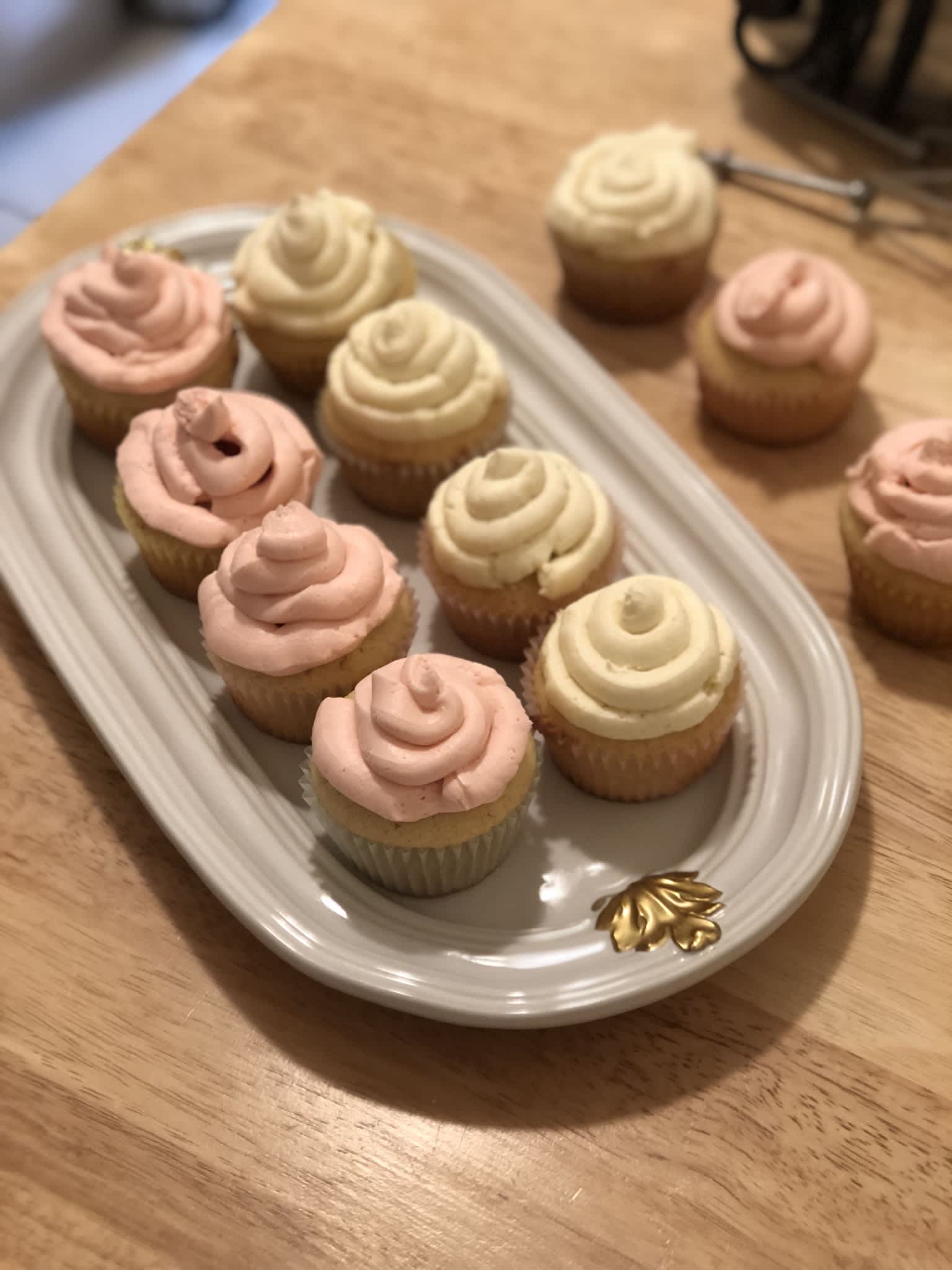 Vanilla Buttercream Frosting Recipe from Sprinkles Cupcakes | How to ...