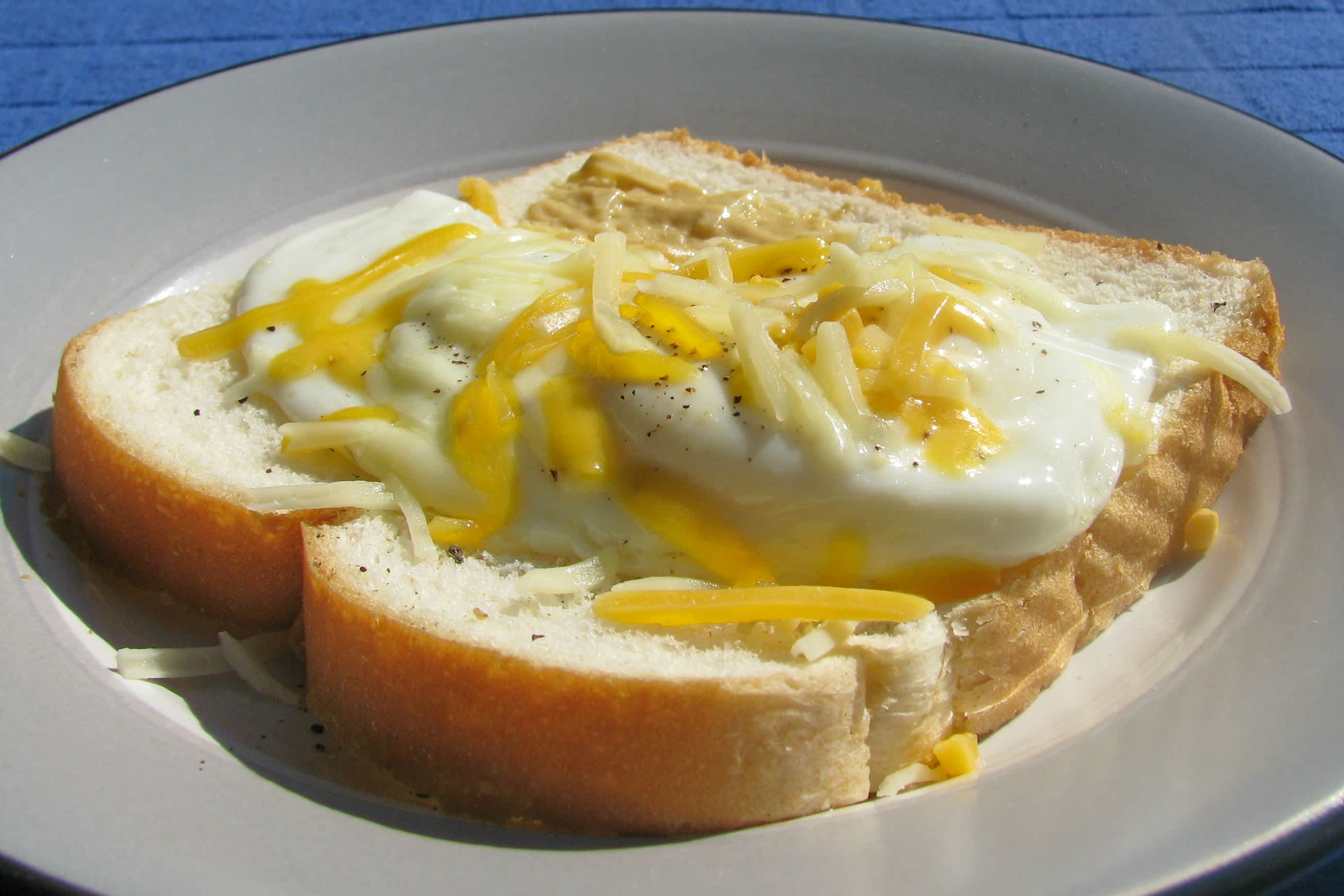 bread egg sandwich