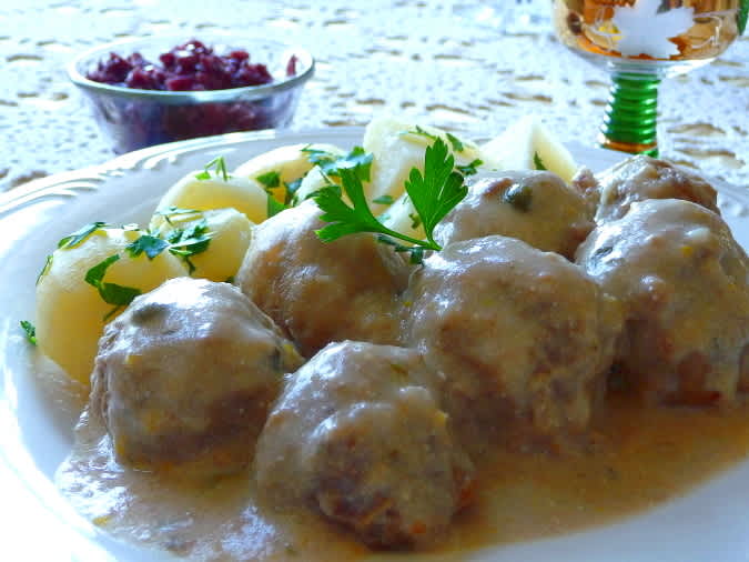 Konigsberger Klopse (German Meatballs in Creamy Caper Sauce) Recipe ...