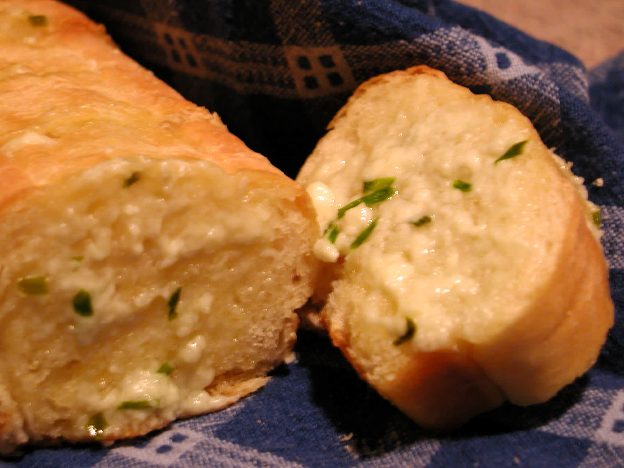 Blue Cheese Garlic Bread Recipe - Food.com