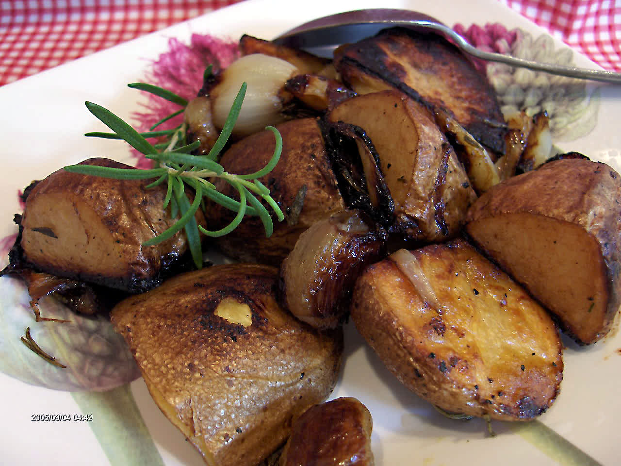 Whole Roasted Shallots and Potatoes With Rosemary Recipe - Food.com