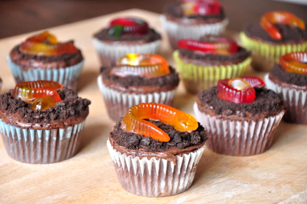 Easy Halloween Worm Cupcakes Recipe - Food.com