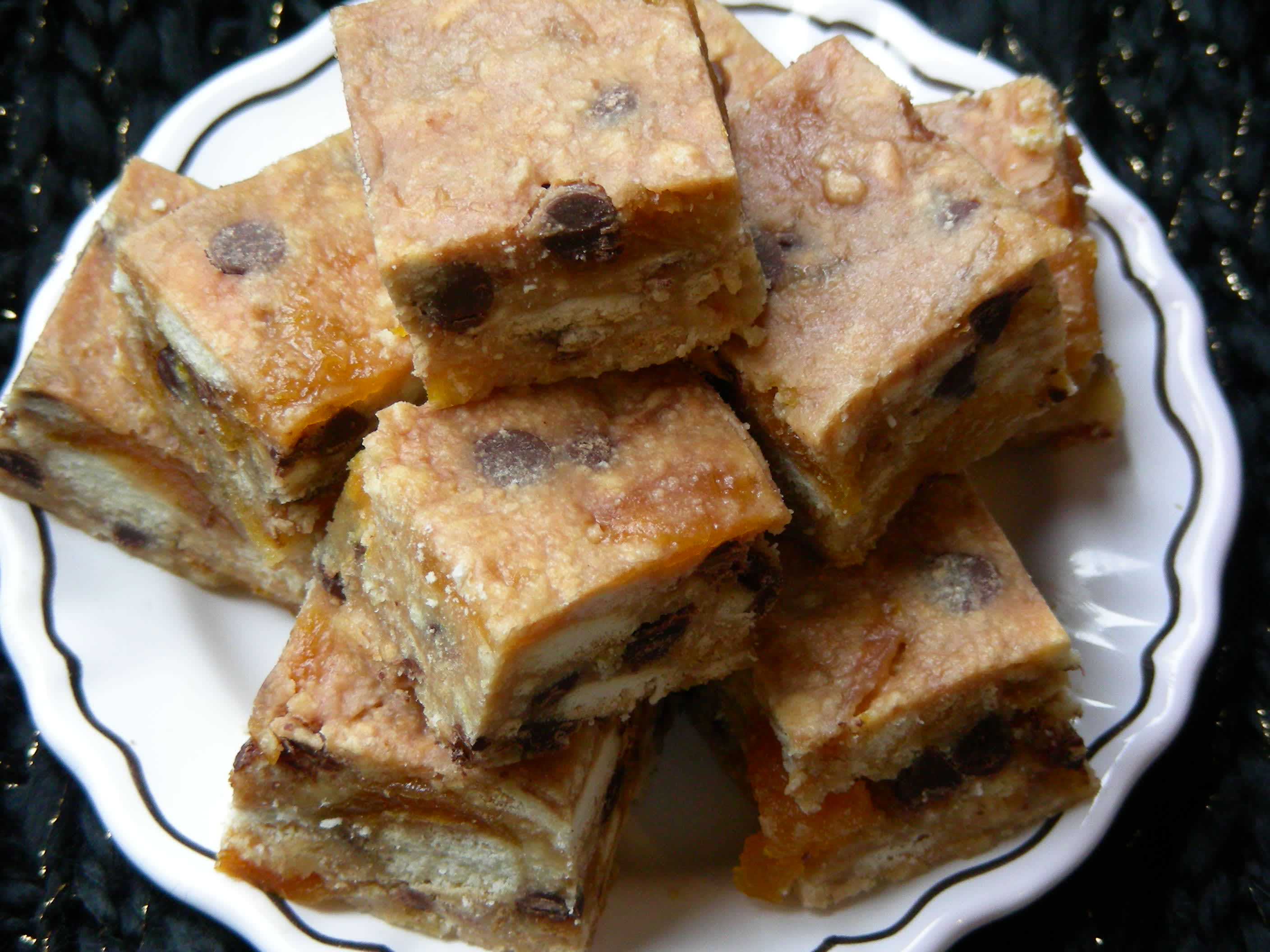 Rachel's Apricot Fudge Biscuit Slice (Unbaked) Recipe - Dessert.Food.com