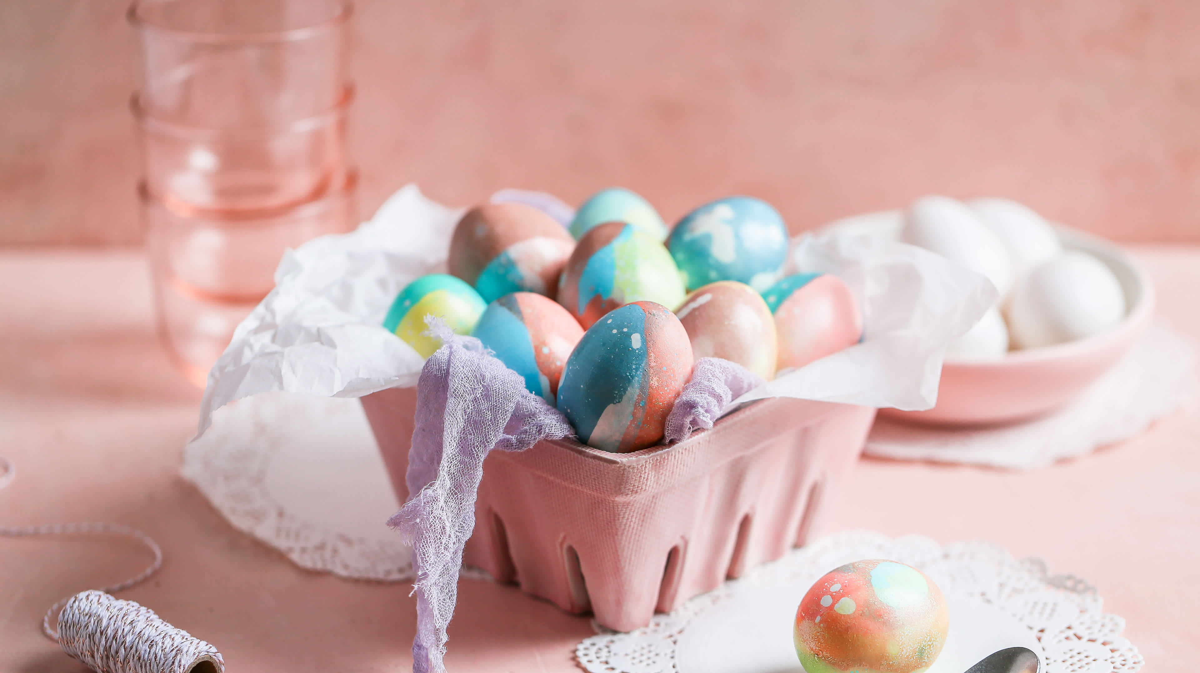 easter eggs colour in pictures