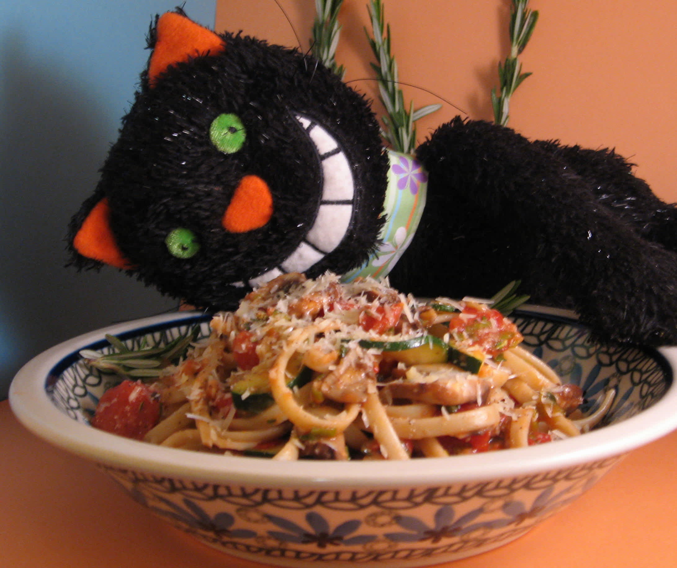 Spaghetti With Tomato, Chilli, Mushroom, Zucchini & Garlic Recipe ...