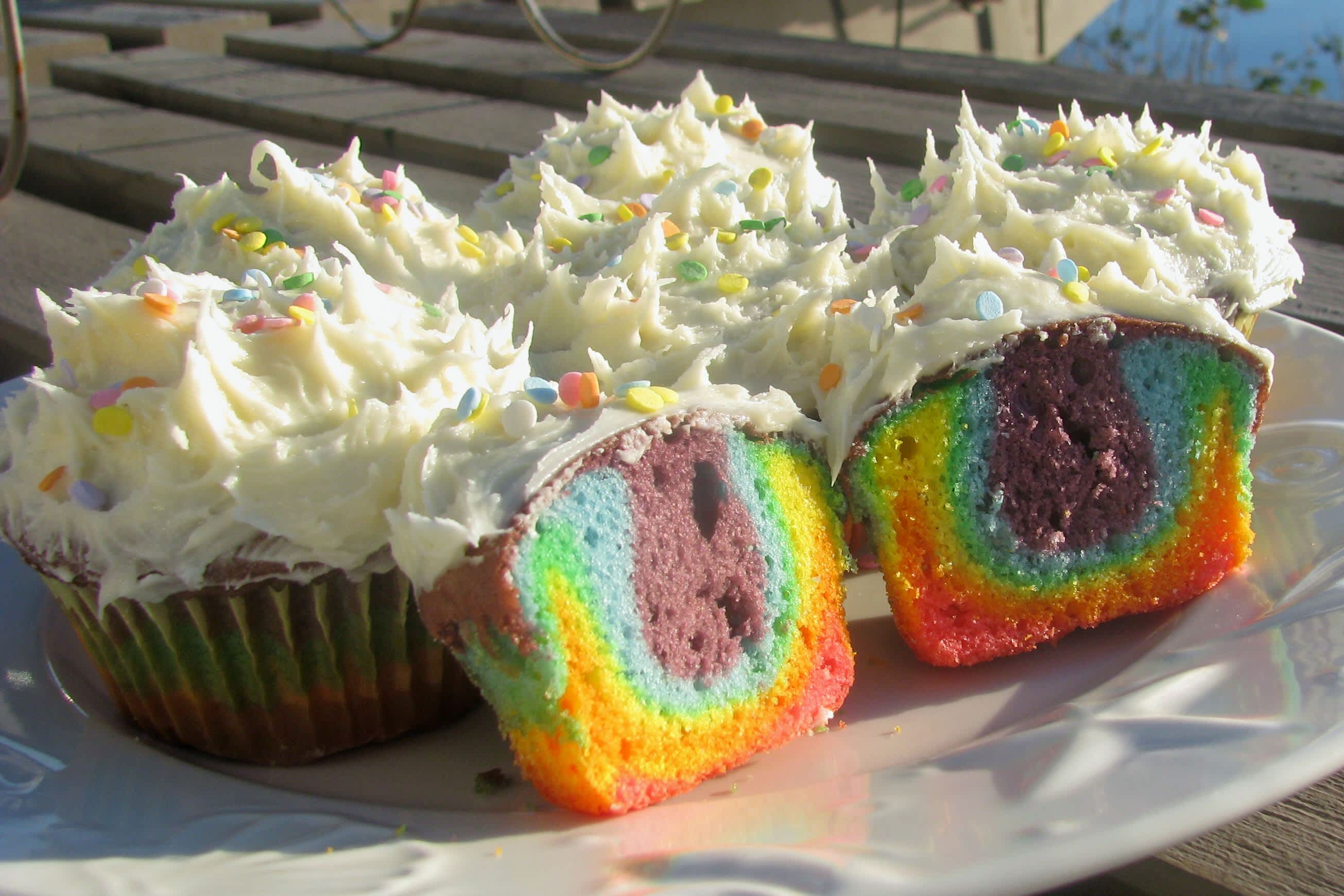 Vanilla Buttercream Frosting Recipe from Sprinkles Cupcakes | How to ...