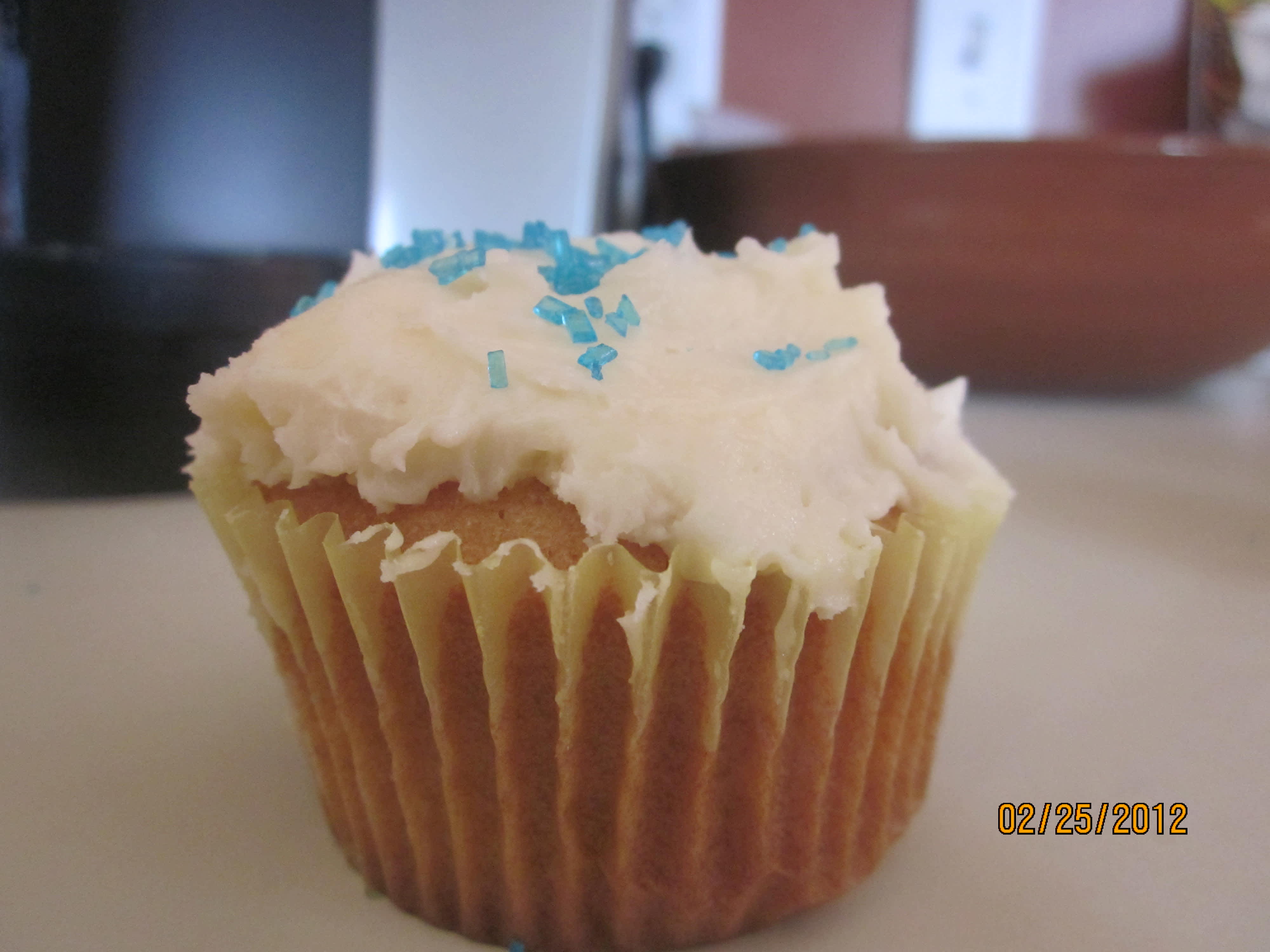 Vanilla Buttercream Frosting Recipe from Sprinkles Cupcakes | How to ...