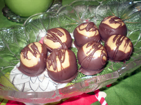 Best Buckeyes (Peanut Butter and Chocolate Candies) Recipe - Food.com
