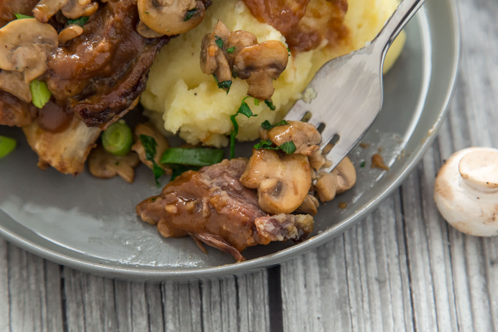 Beef Short Ribs With Mushrooms Recipe - Food.com