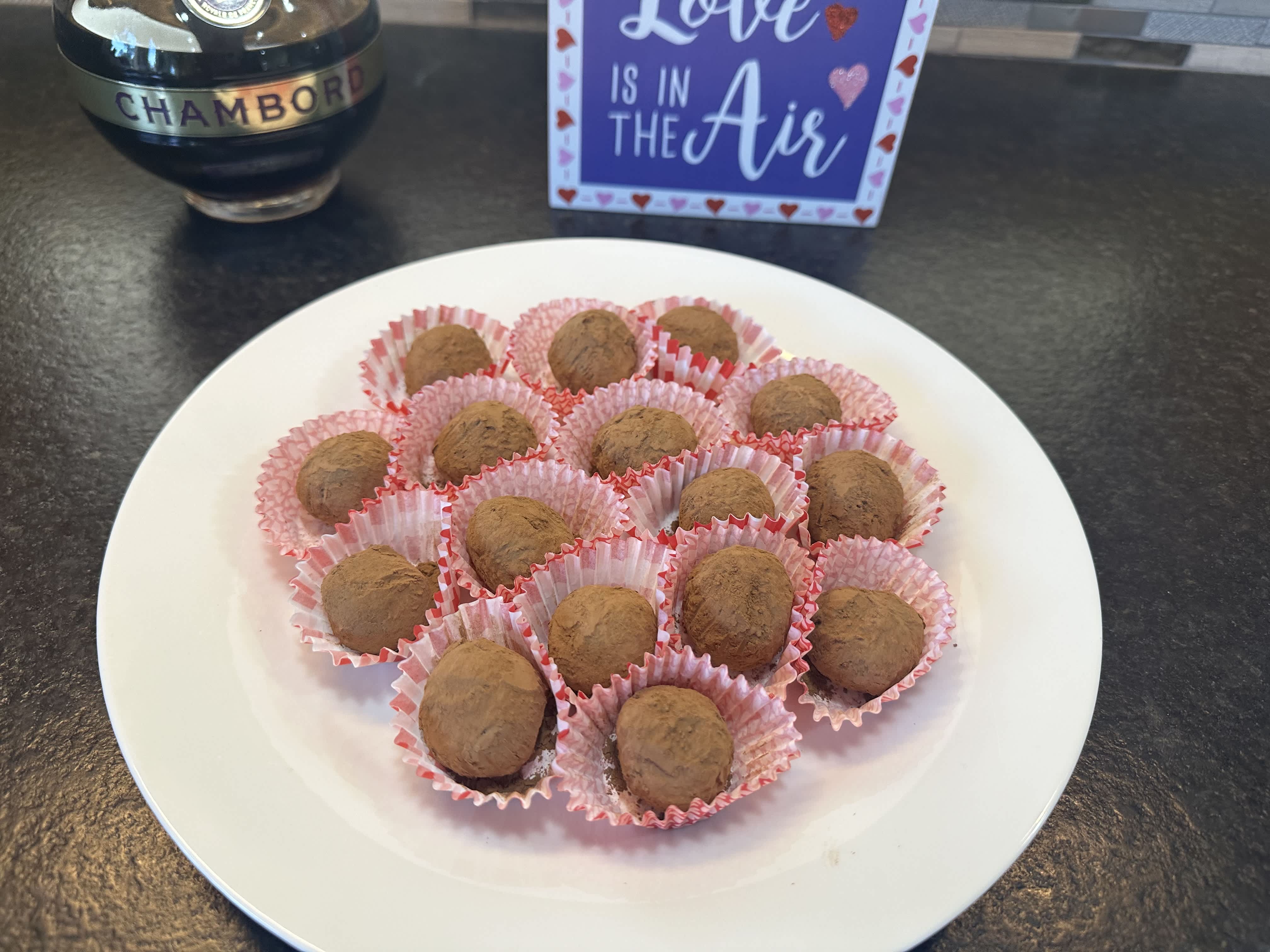 Chocolate Raspberry Chambord Truffles for Your Valentine! Recipe - Food.com