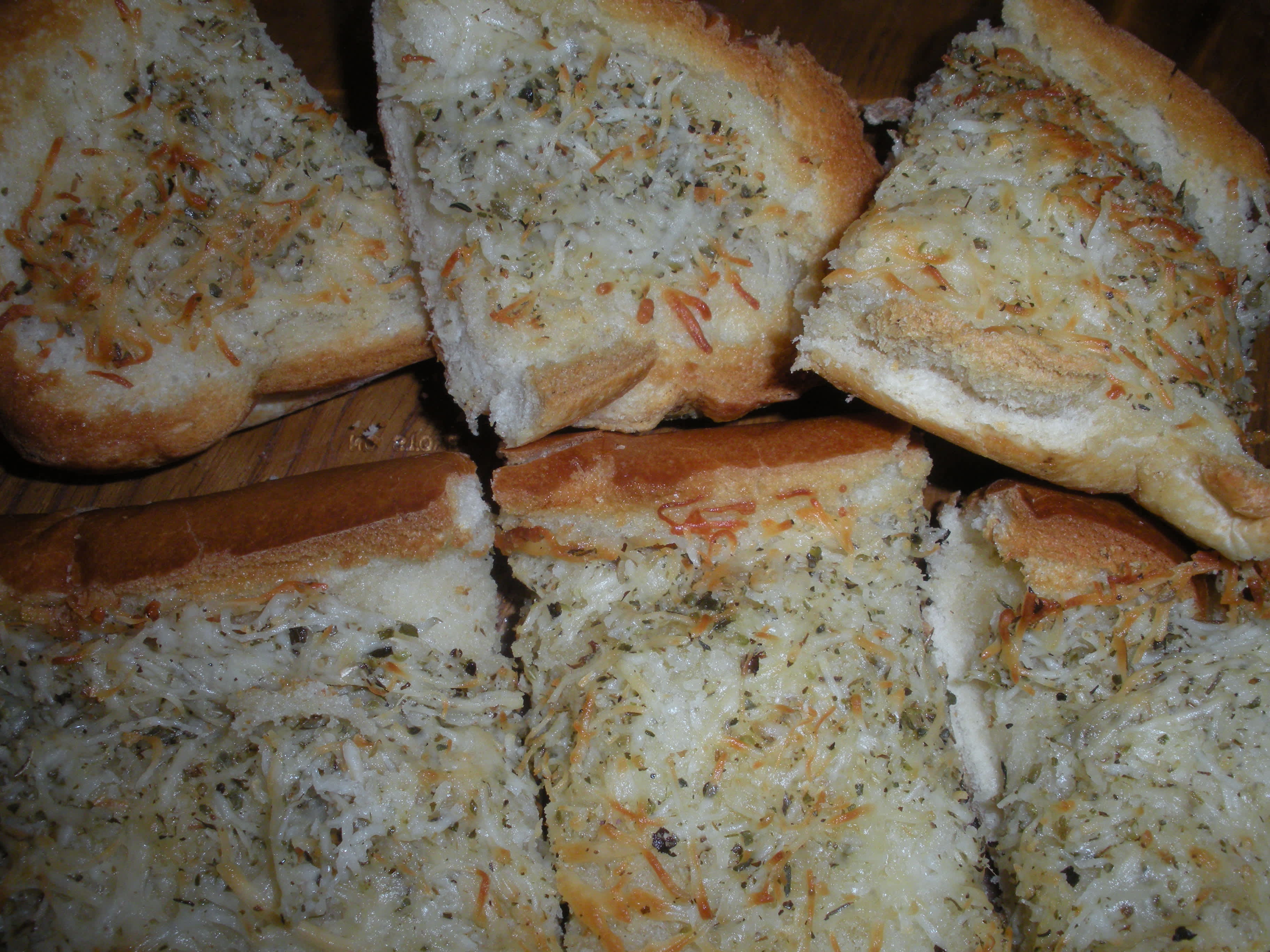 Quick & Easy Italian Cheese Bread Recipe - Food.com