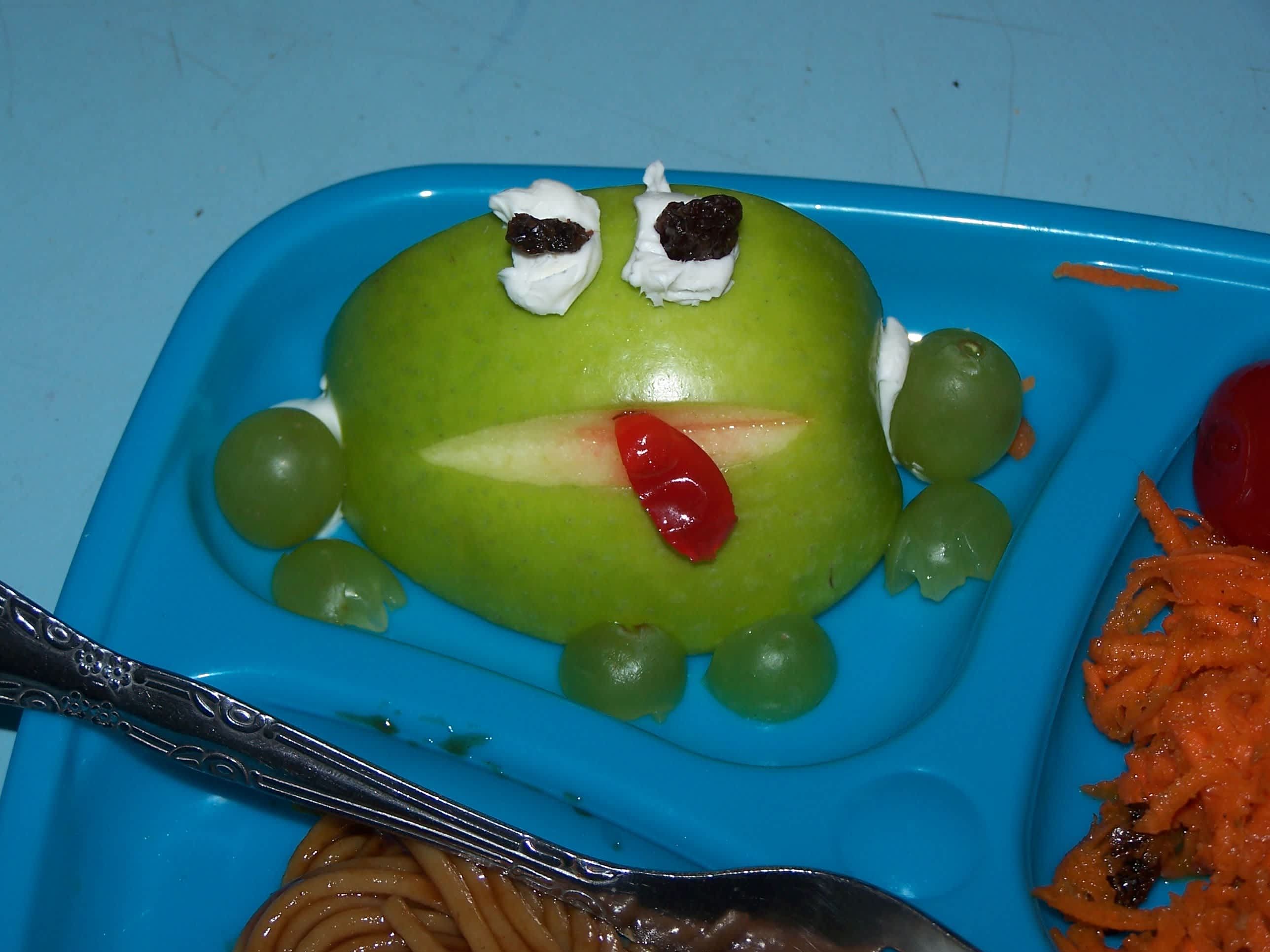 frog fruit snacks