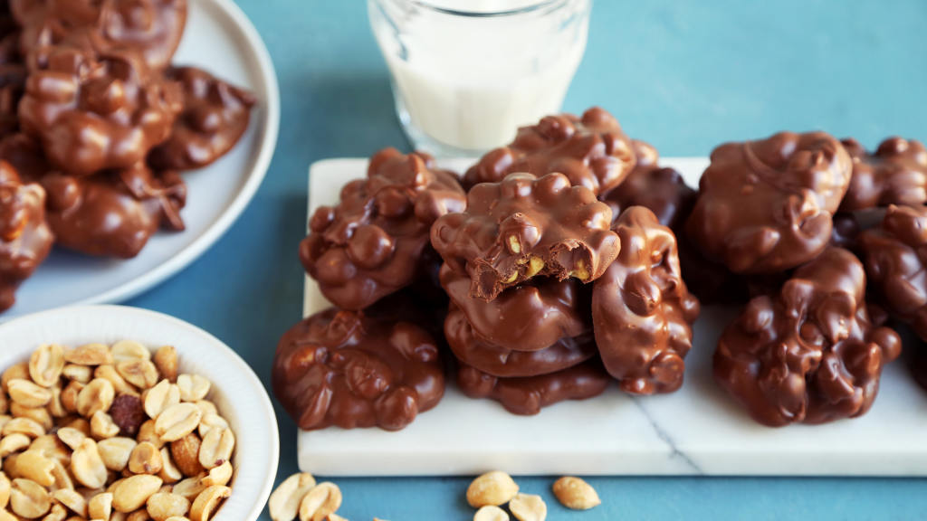 Lisa's Homemade Chocolate Covered Peanuts Recipe - Food.com