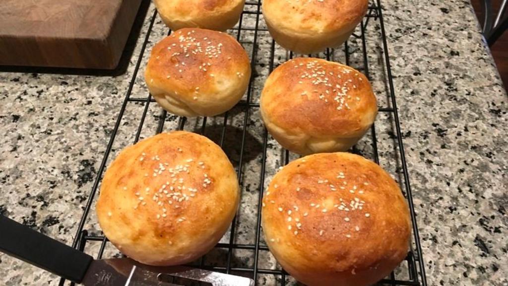 Big Soft Hamburger Buns Recipe - Food.com