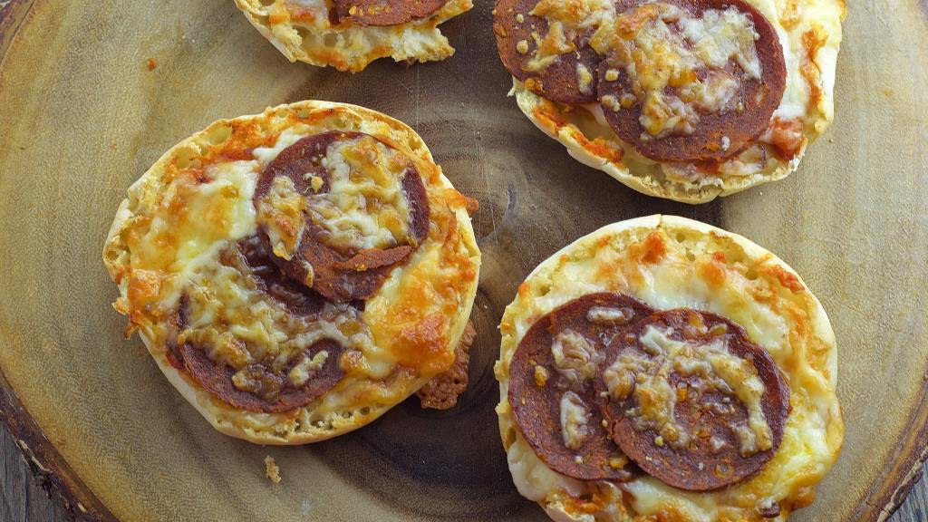 English Muffin Pizzas Recipe - Food.com
