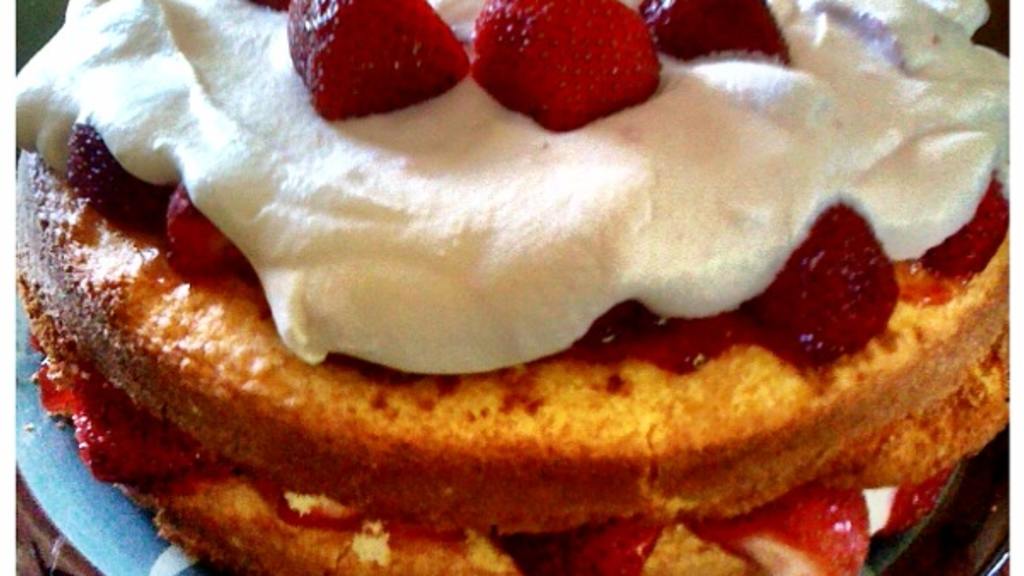 Easy Double Strawberry Layer Cake Recipe - Food.com