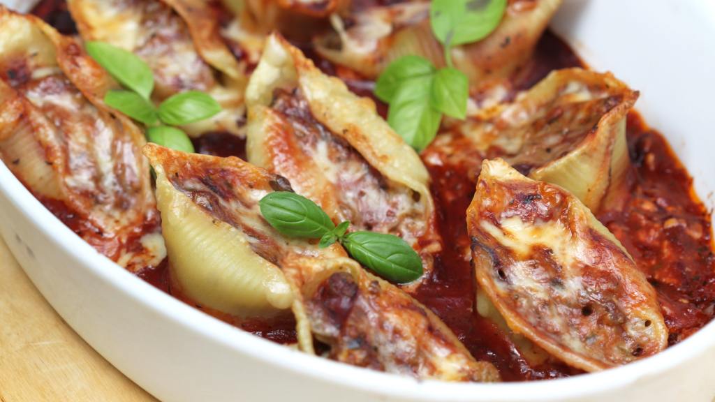 Cheesy Beef-Stuffed Pasta Shells Recipe - Food.com