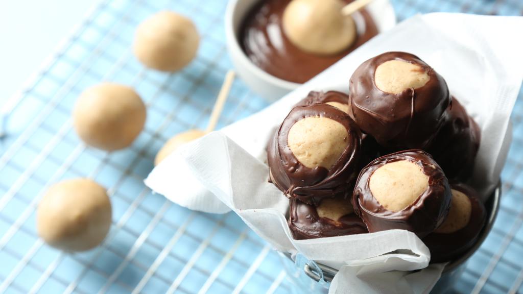 Best Buckeyes (Peanut Butter and Chocolate Candies) Recipe - Food.com