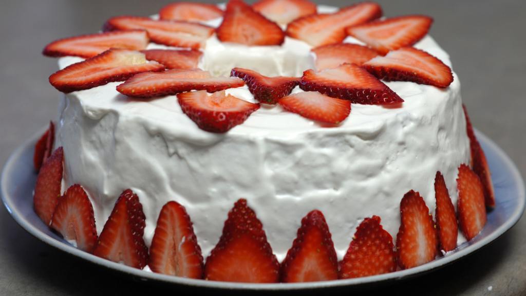 Strawberry Sunshine Cake Recipe - Food.com