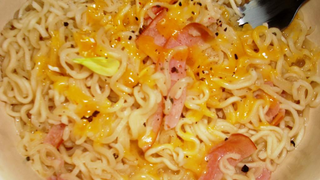 Ham & Cheese Ramen Noodles ^_^ Cheap Budget Meal Recipe - Food.com