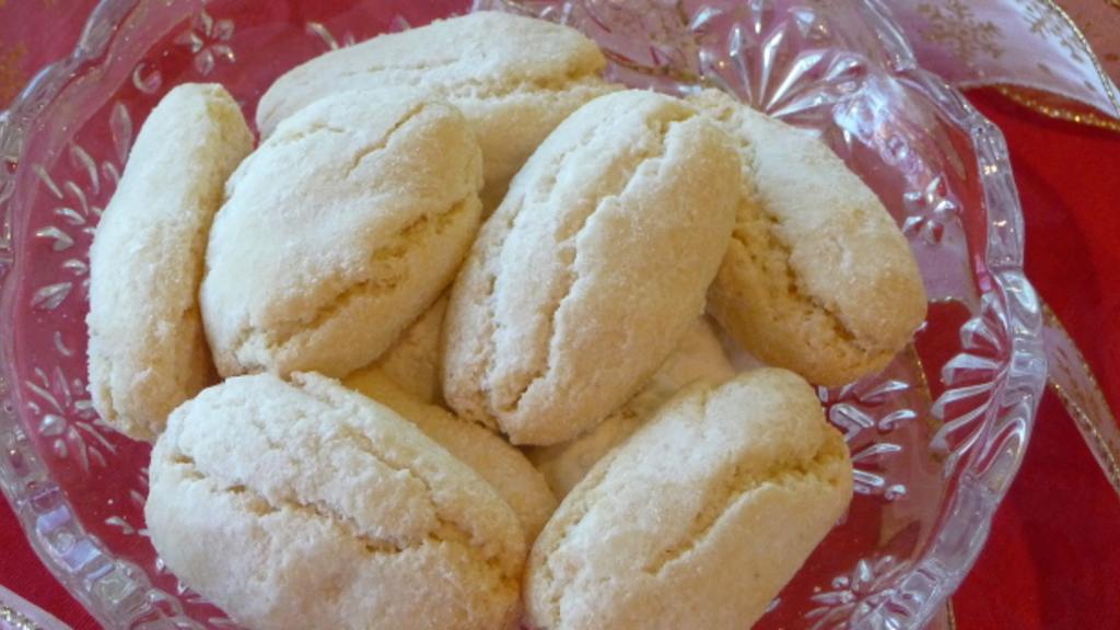 Ricciarelli - Traditional Italian Almond Cookies Recipe - Food.com