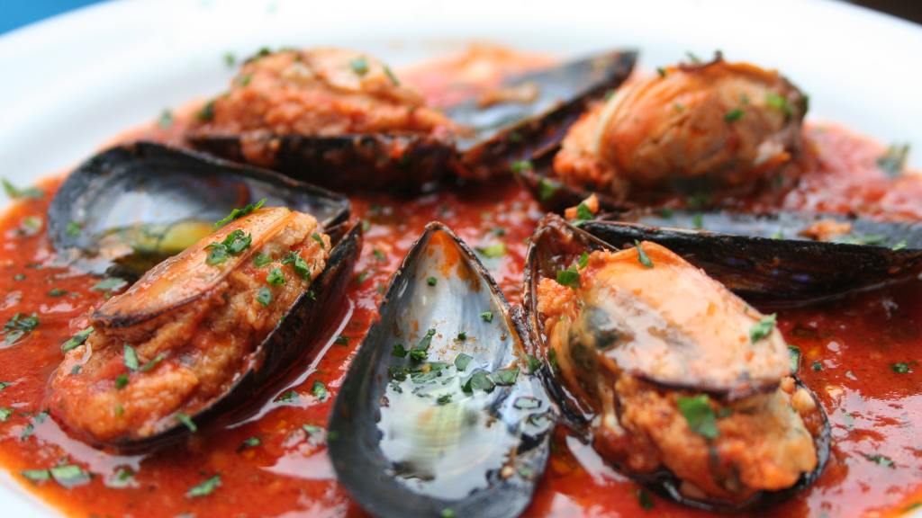 Stuffed Mussels in Spicy Tomato Sauce Recipe - Food.com