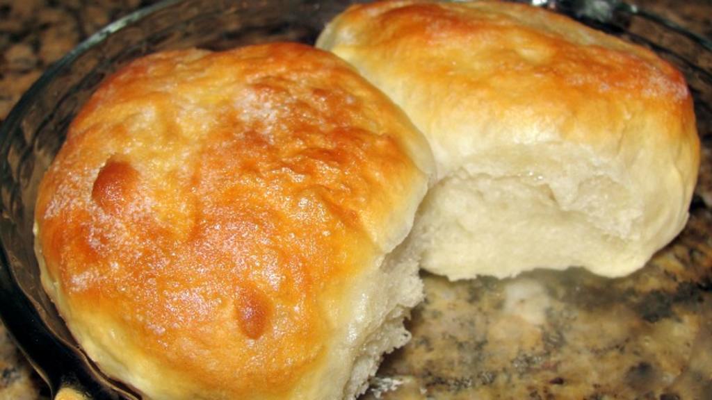 Light and Fluffy Dinner Rolls Recipe - Food.com