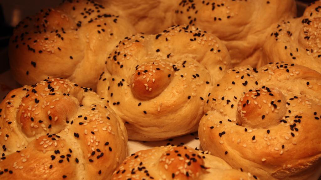 Wonderful Homemade Kaiser Rolls! Recipe - Food.com