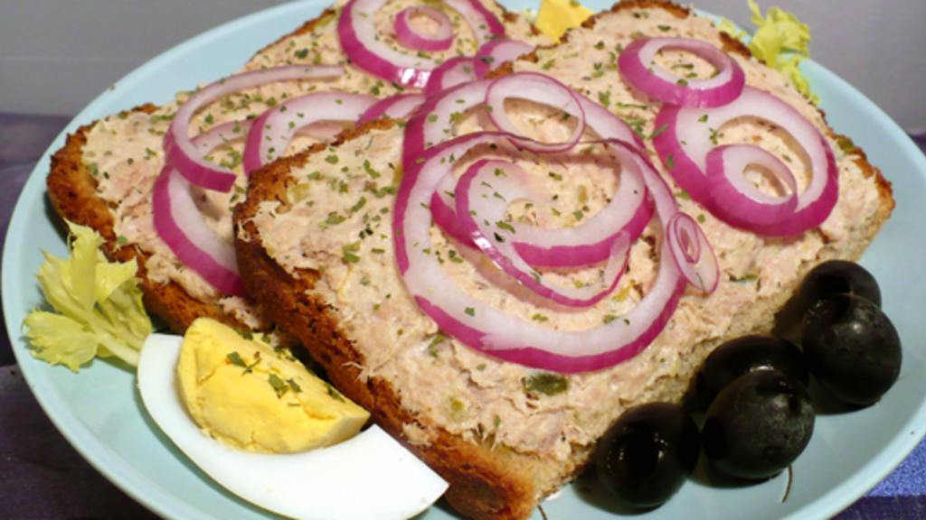 Rye Bread Sandwiches With Tuna, Pickle and Cream Cheese Recipe - Food.com