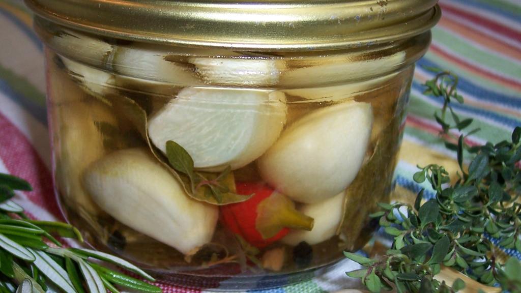 Quick Pickled Garlic with Mediterranean Flavors Recipe - Food.com